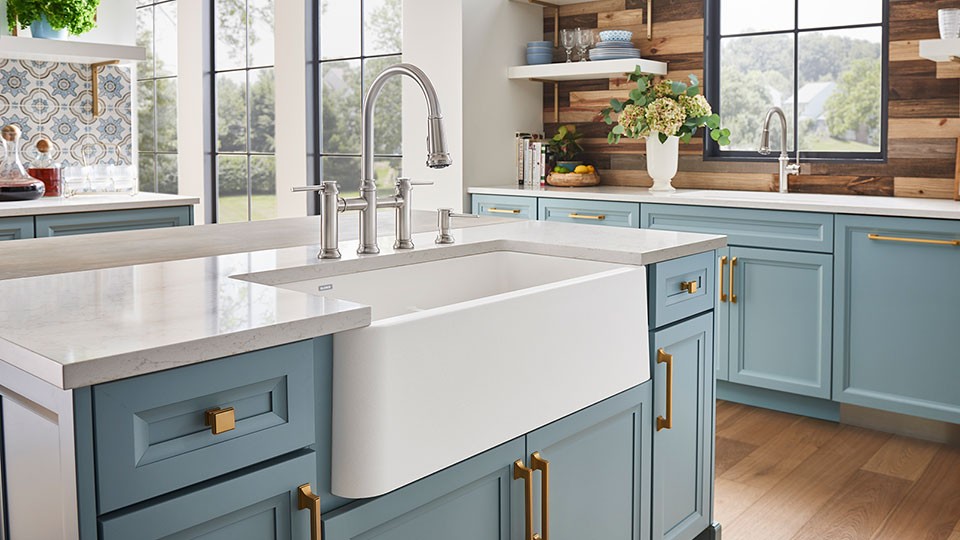 10 Modern Farmhouse Kitchen Design Ideas | BLANCO