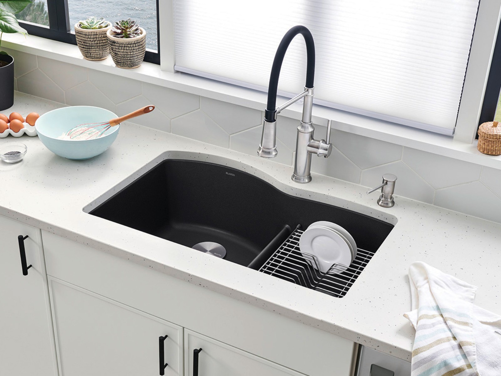 Low Divide Kitchen Sinks | BLANCO