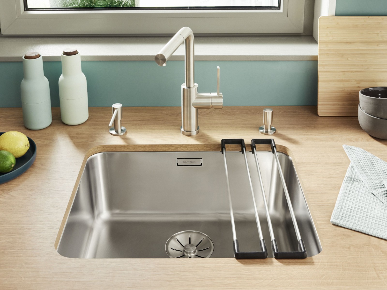 SOLIS | Harmonious interaction. | BLANCO | BLANCO