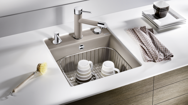Integrated soap dispenser for washing up at the sink | BLANCO