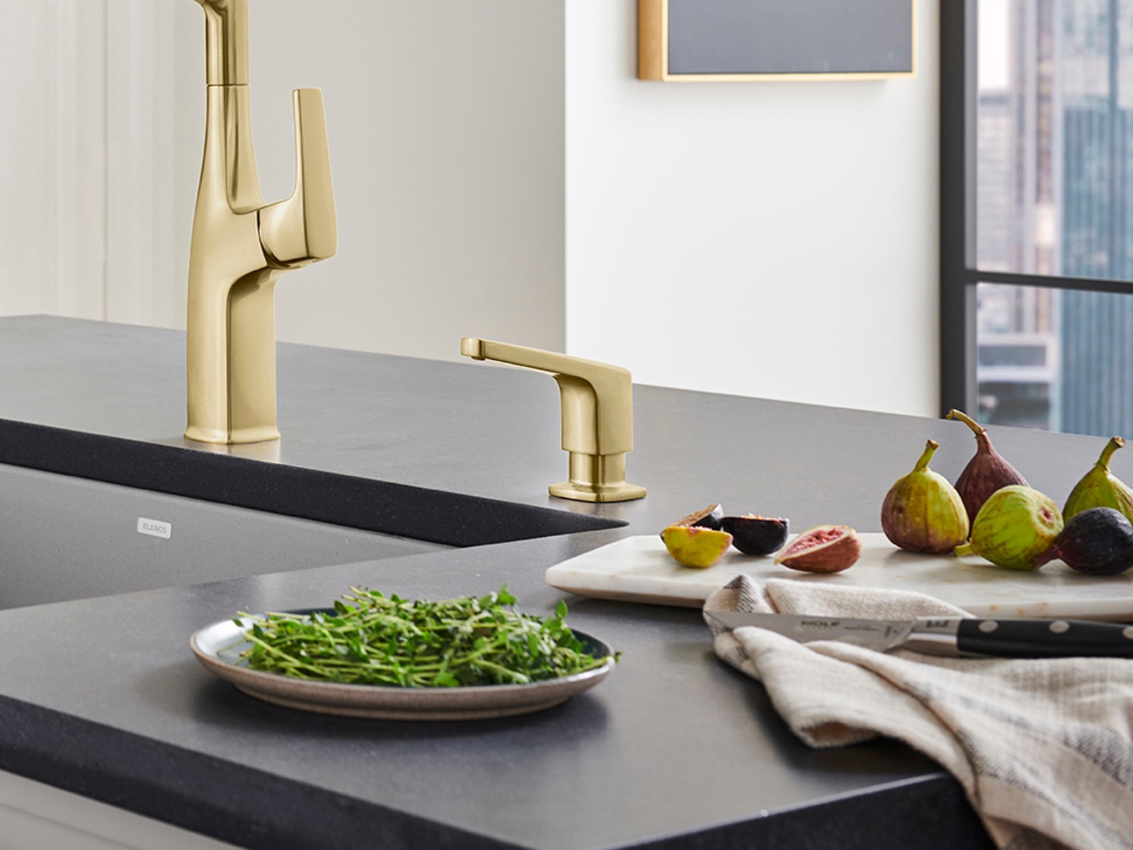 Tips for Cleaning a Soap Dispenser | BLANCO