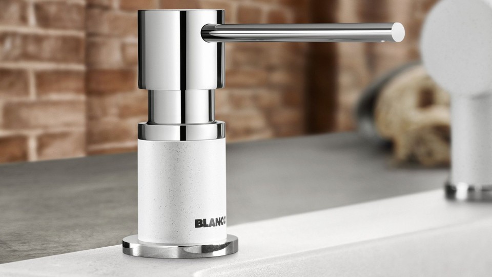 Integrated soap dispenser for washing up at the sink | BLANCO