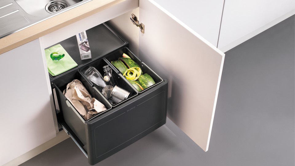 Your sink cabinet is a space-saving miracle! | Blanco